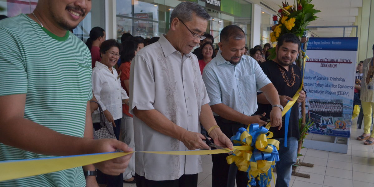 UNO-R Holds Exhibit at SM Bacolod – University of Negros Occidental ...