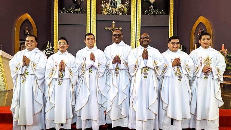 BISHOP GAA ORDAINS 7 AUGUSTINIAN RECOLLECT PRIESTS – University of Negros Occidental – Recoletos