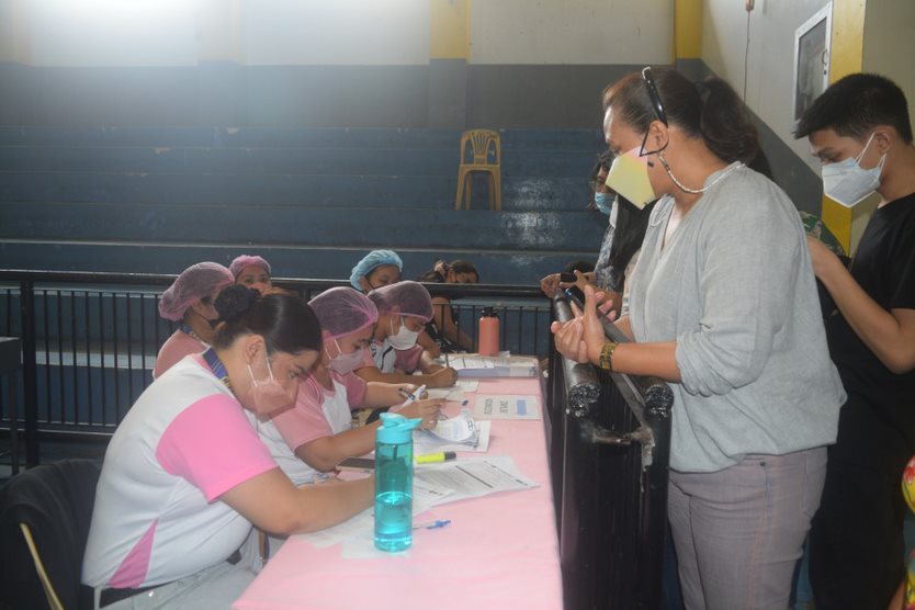 UNO-R AND CITY OF BACOLOD HOLD VACCINATION – University of Negros ...