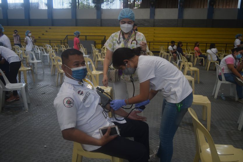UNO-R AND CITY OF BACOLOD HOLD VACCINATION – University of Negros ...