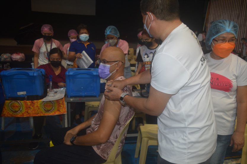 UNO-R AND CITY OF BACOLOD HOLD VACCINATION – University of Negros ...