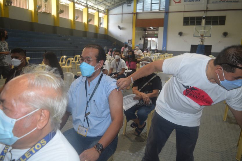UNO-R AND CITY OF BACOLOD HOLD VACCINATION – University of Negros ...